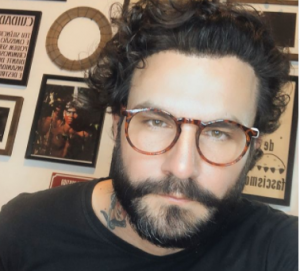 VAZA VÍDEO DO EX-BBB WAGNER SANTIAGO RECEBENDO BEIJO GREGO - Bahia ...