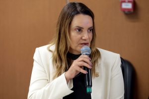 SHEILA LEMOS DEFENDE ACM NETO E DIZ QUE FALA SOBRE PREFEITOS FOI TIRADA ...